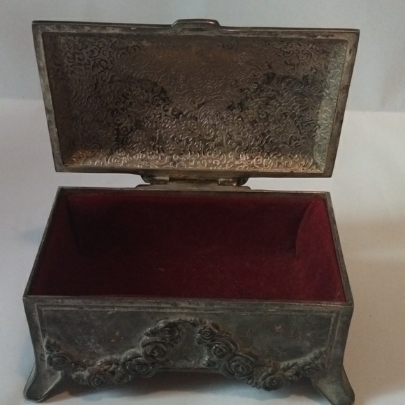 Jewelry | Vintage Jewelry Box Heavy Metal With Beautiful Details | Poshmark